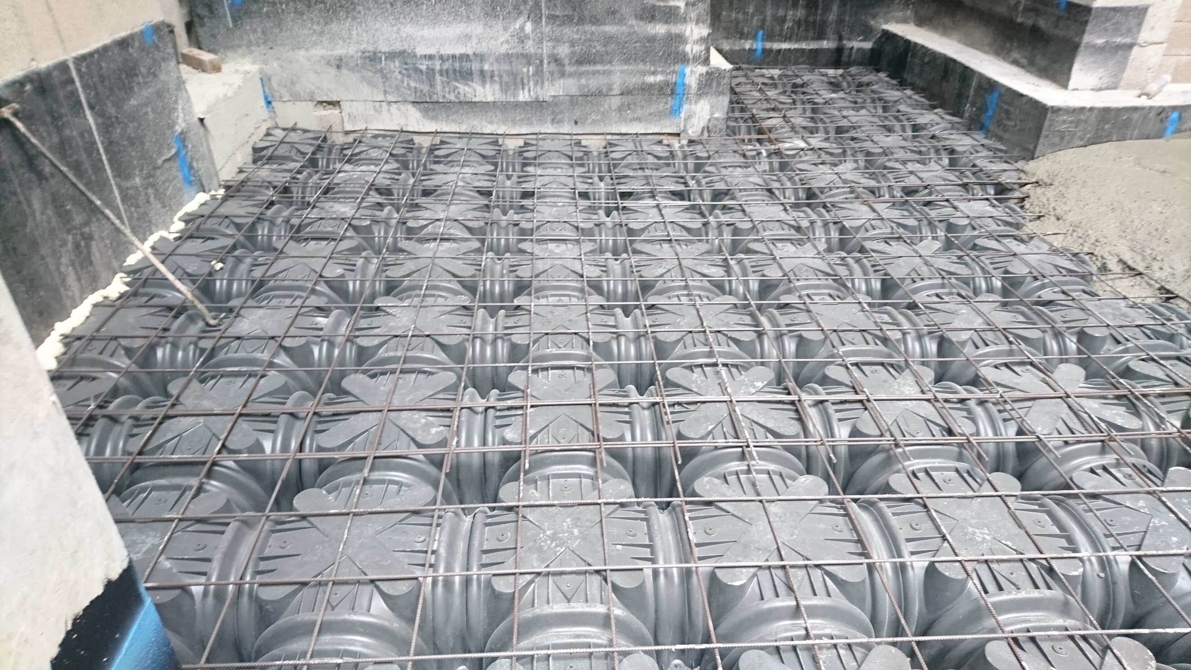 IGLU` - Humidity Elimination & Heat Insulation